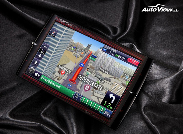 [팅크웨어] 프리미엄급 성능 갖춘 30만원 중반대 3D 내비게이션 ‘아이나비 KL100’ 출시